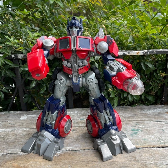 Hasbro | Toys | Hasbro Transformer Optimus Prime Robot 1 Inches Light ...